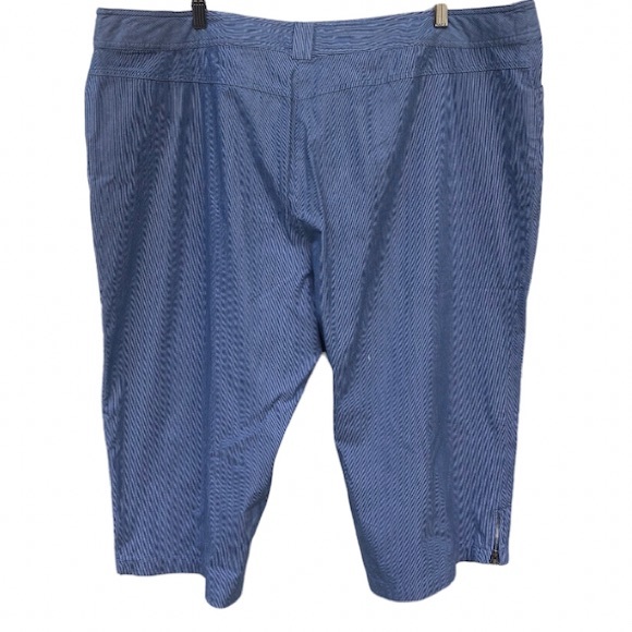 Lane Bryant | Pants & Jumpsuits | Avenue Light Striped Capris 26 | Poshmark